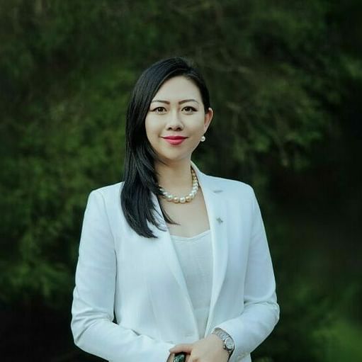 Elsa Li - Associate Director & Licensed Estate Agent -… | Jellis Craig